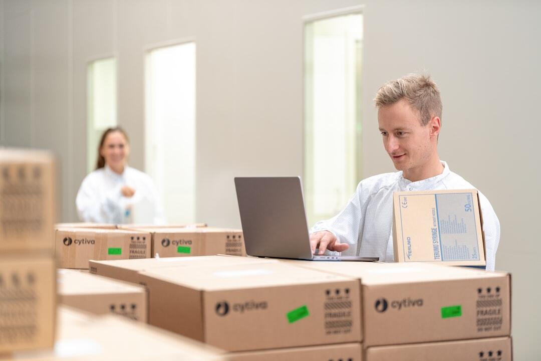 Boost Customer Satisfaction With Effective Ecommerce Order Management